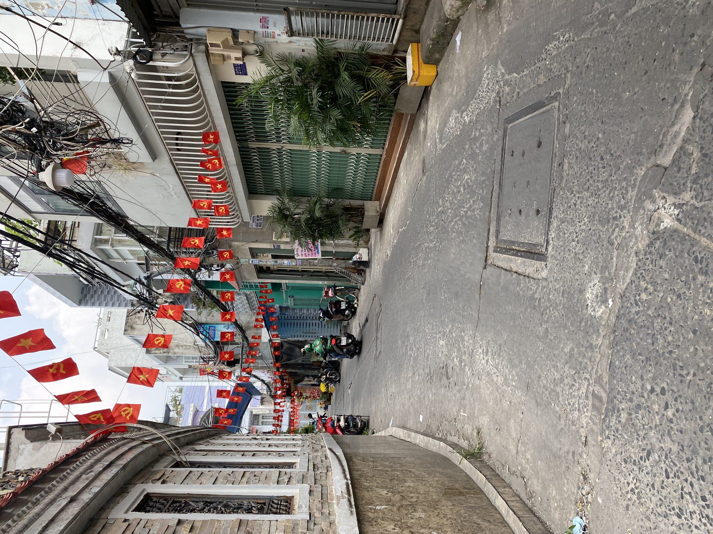 Nhà 4 tầng Tân Quy (cách Lotte Mart 300m); HXH 20m; 44m2 5PN an ninh ...